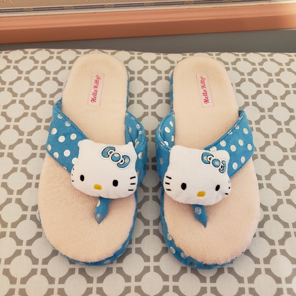 Hello Kitty | Shoes | Hello Kitty Brand Womens Slippers Size 9 | Poshmark